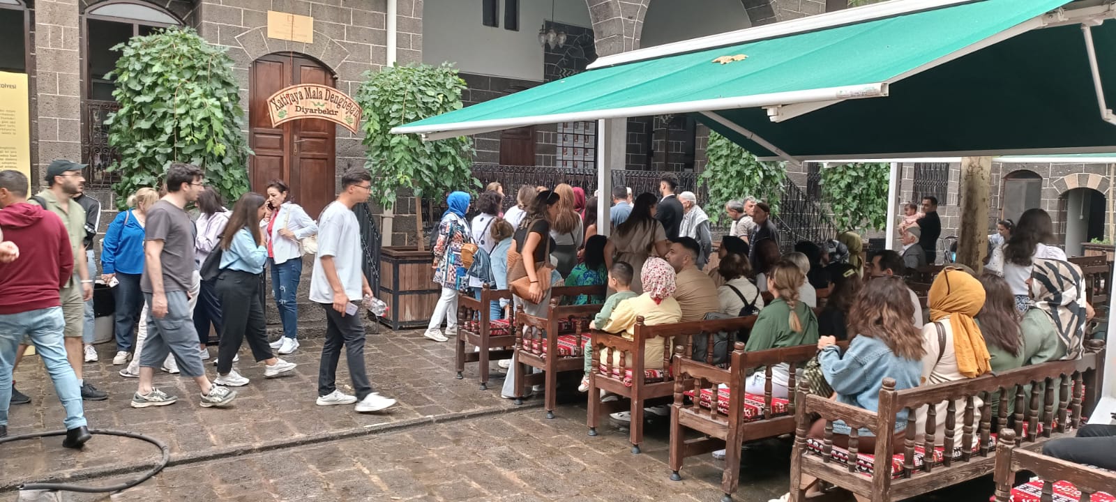 Tourist information offices receive significant interest from tourists ...